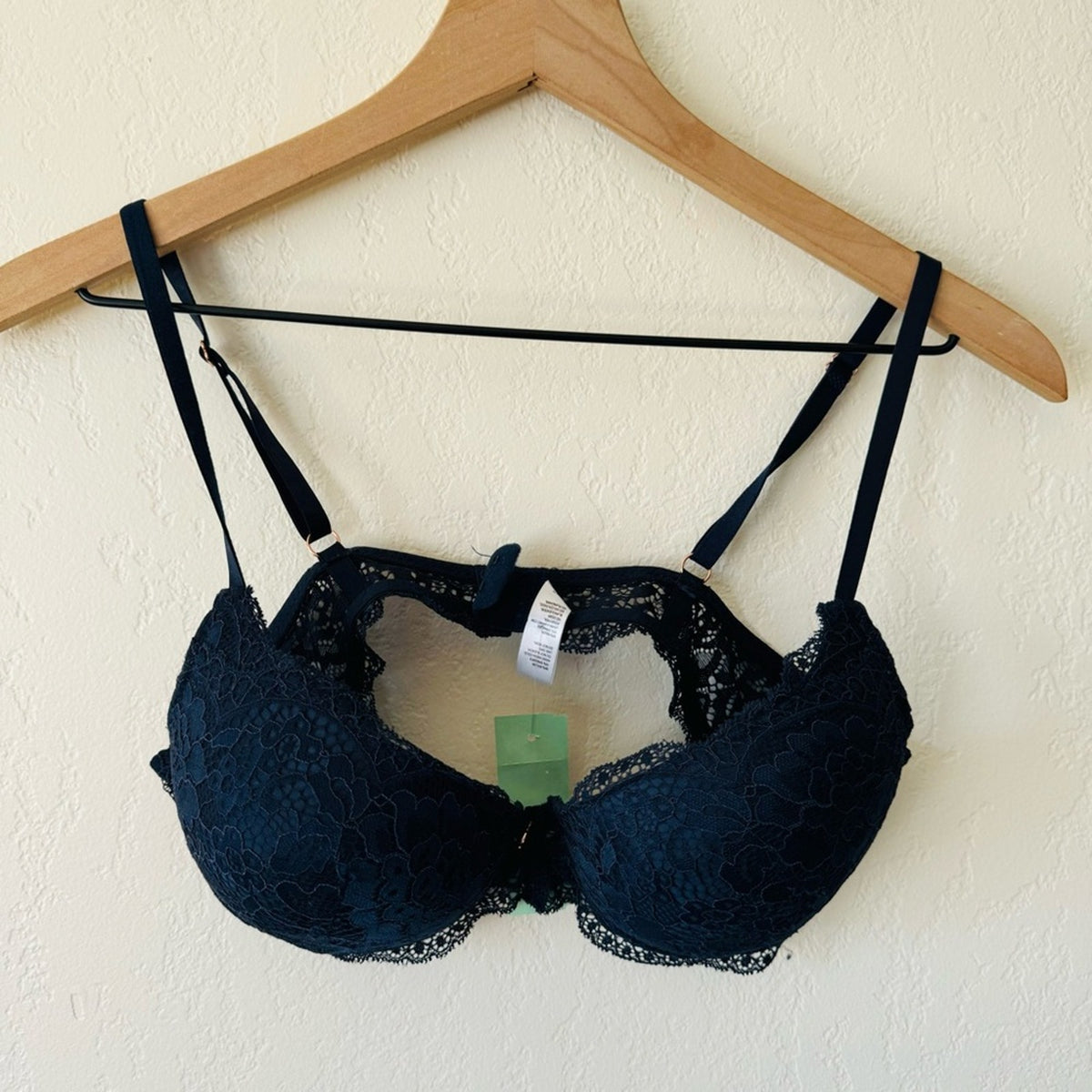 Marilyn Monroe | navy lace bra – Echo Boutique