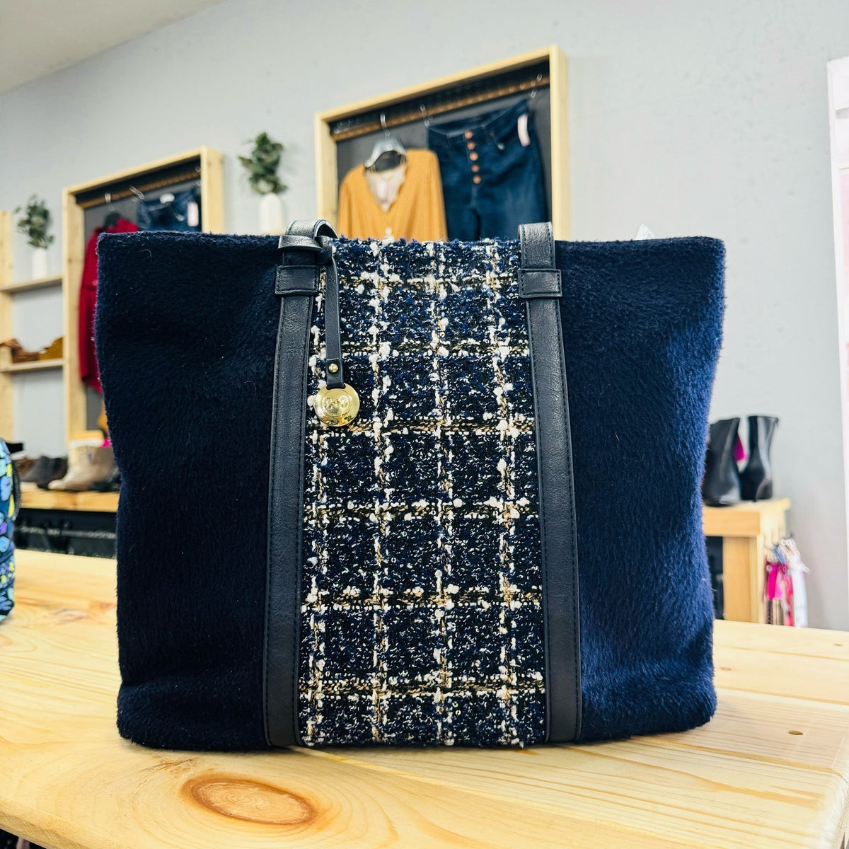 Coco & Carmen | Navy purse – Echo Boutique