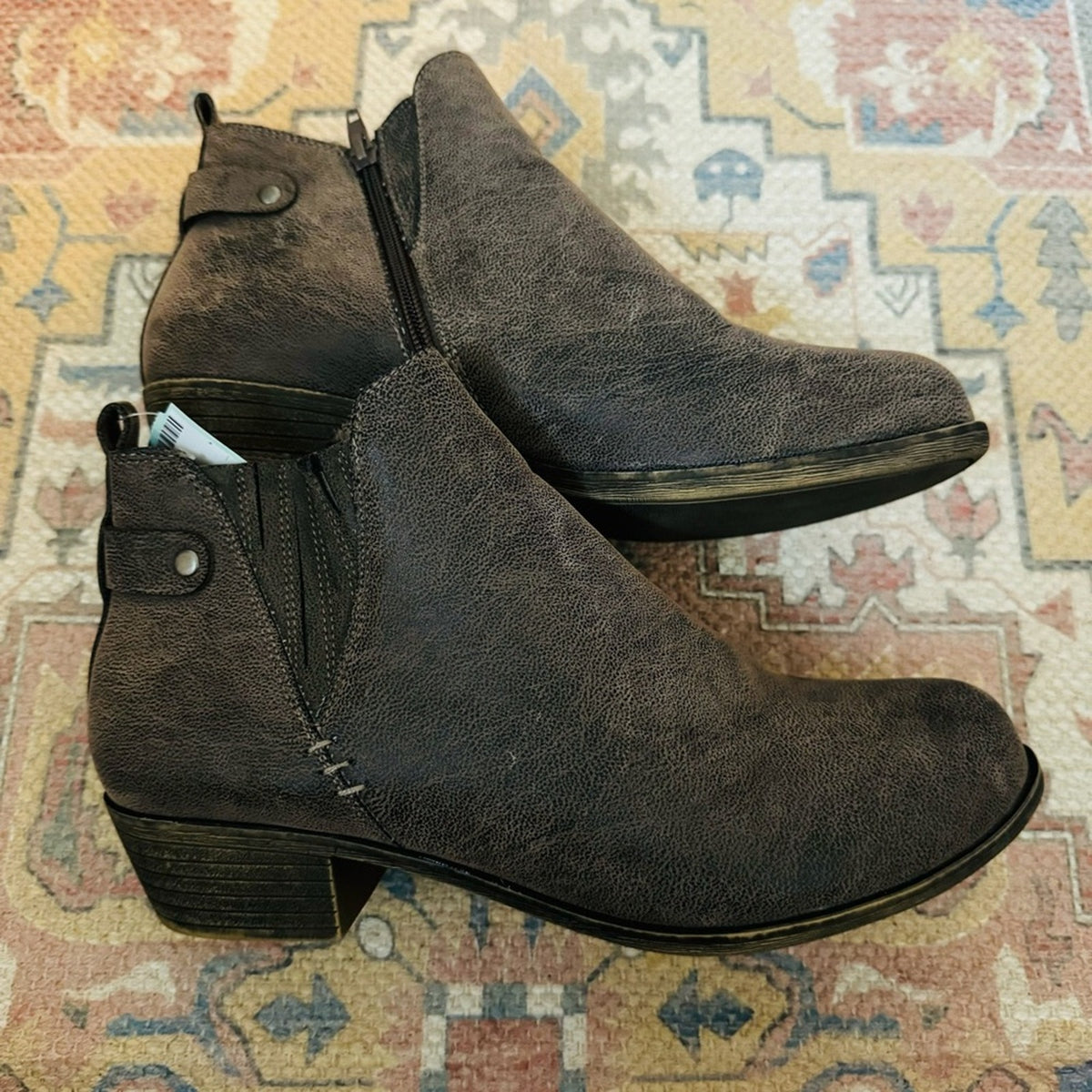 💚 Jessica Cline | brown booties – Echo Boutique